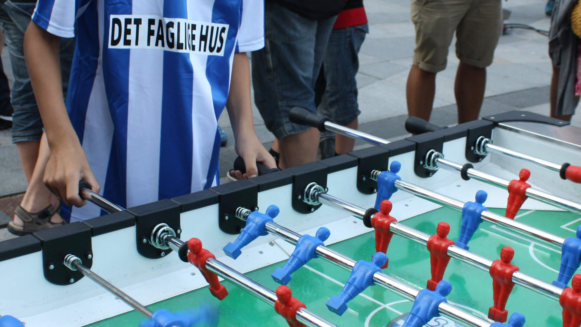 Bordfodbold-tema på forpladsen søndag - efb.dk