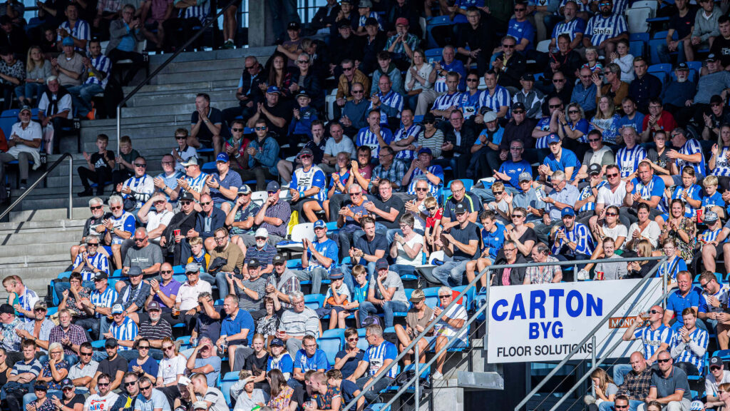 EfB inviterer veteraner til fodbold - efb.dk